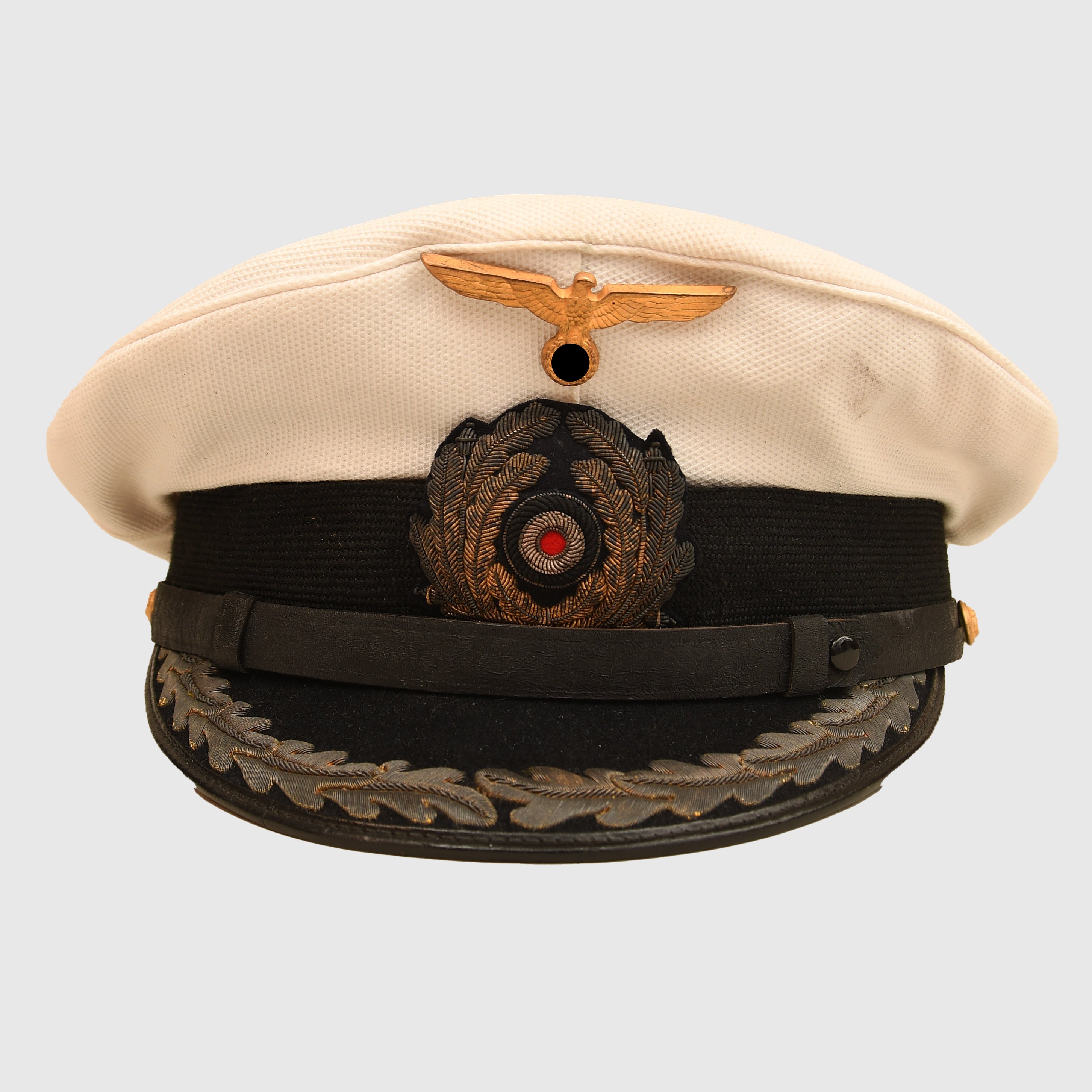 German WWII Kriegsmarine Senior Officer s White Top Visor Cap German WWII Kriegsmarine Senior Officer s White Top Visor Cap
